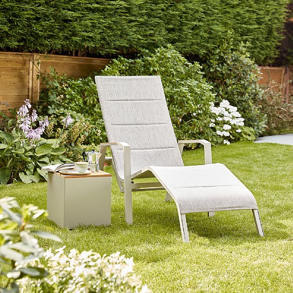 Outdoor furniture lounger store